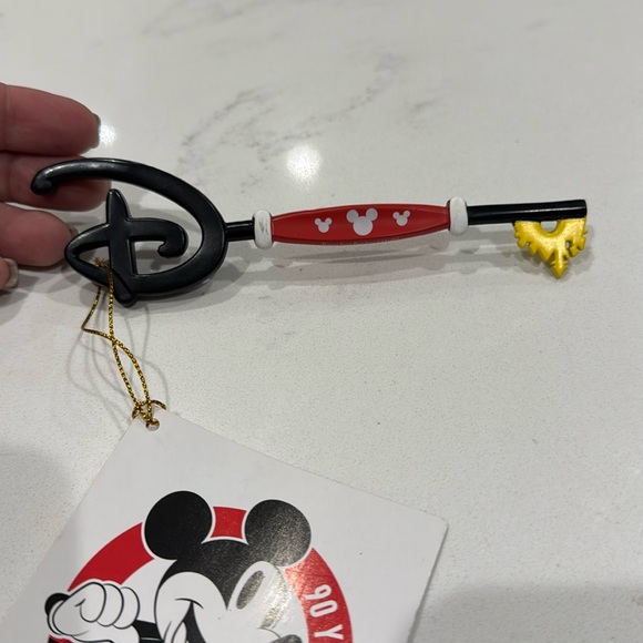 Disney | Other | Nwt Disney Collectible Key 9 Years From The Disney ...